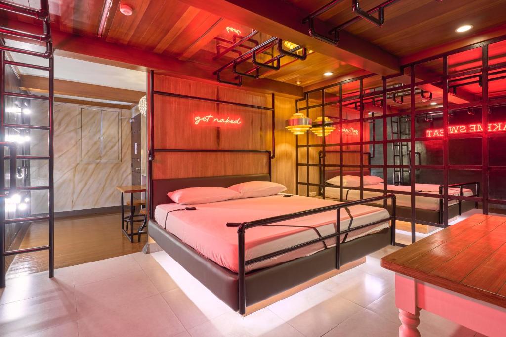 Victoria Court Suites - Pasig, Manila (updated prices 2025)