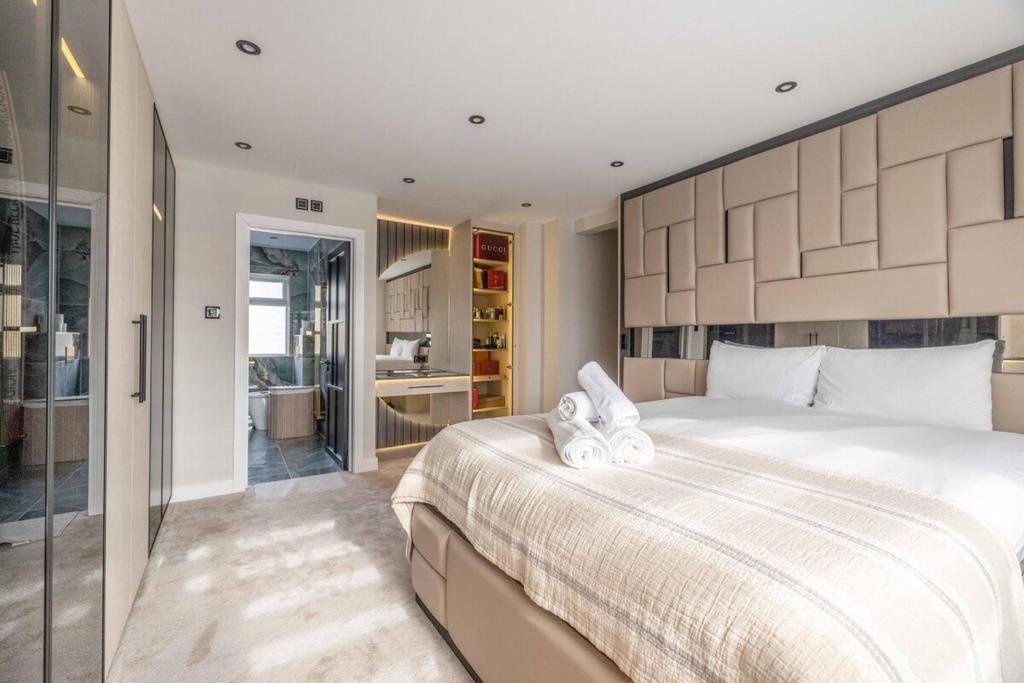 Ideal Family Retreat, 4 Beds, Free Parking, Bagshot (updated prices 2025)