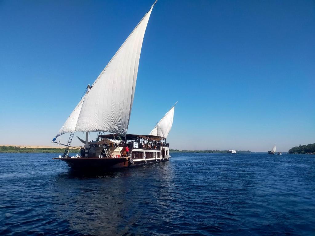 Saphir Dahabiya luxury sailing boat Nile cruise Every Saturday from ...