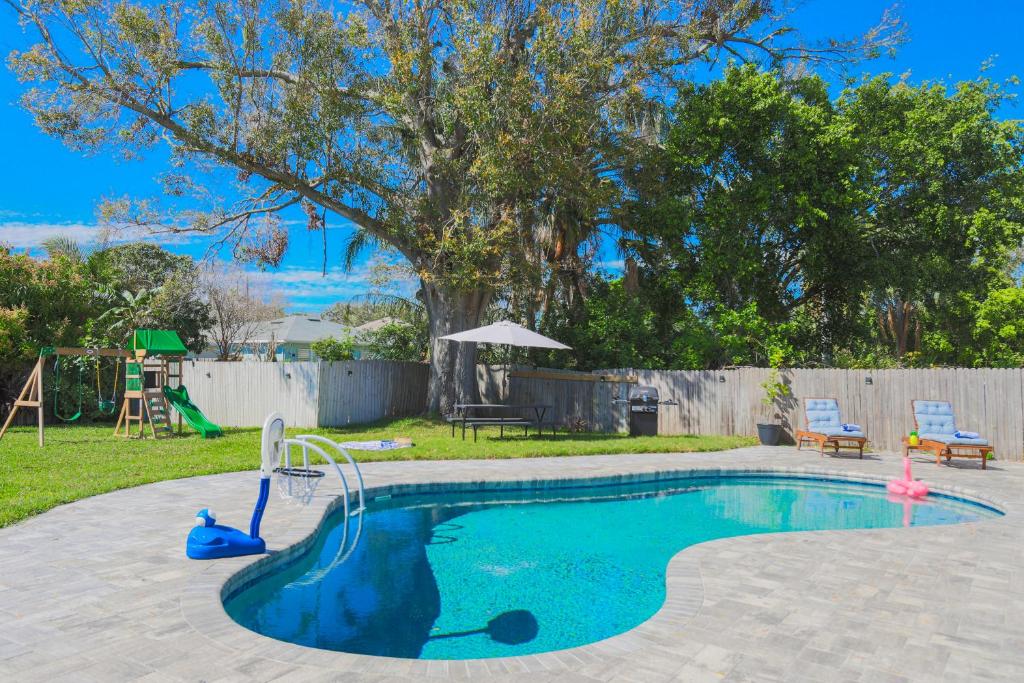 Pool, Playset, 15 min to Pier 60 at Cove Cay Oasis, Clearwater (updated ...