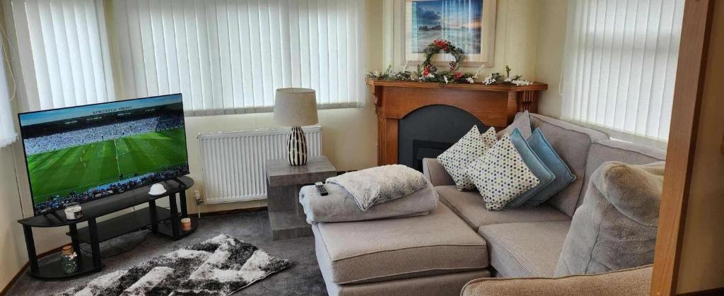 Comfortable 2 Bedroom Caravan - Close to Castle, Rhuddlan (updated ...