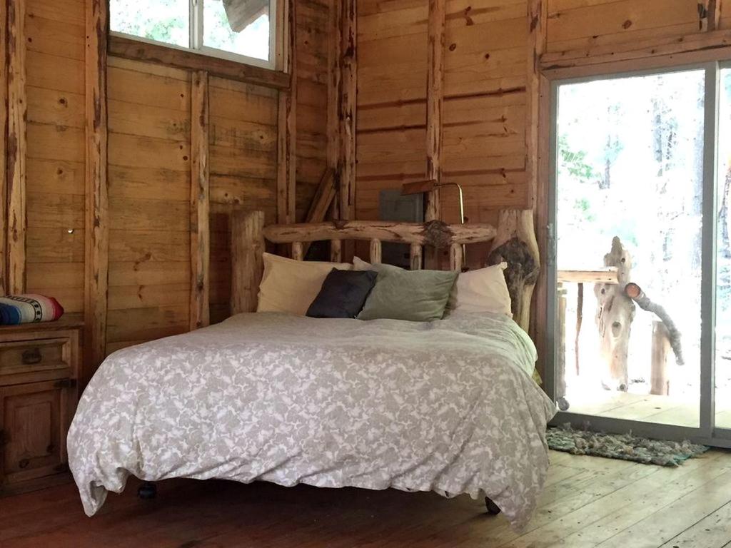 Romantic Trinity Cabin Getaway with Lovely Woodland Views in Nevada ...