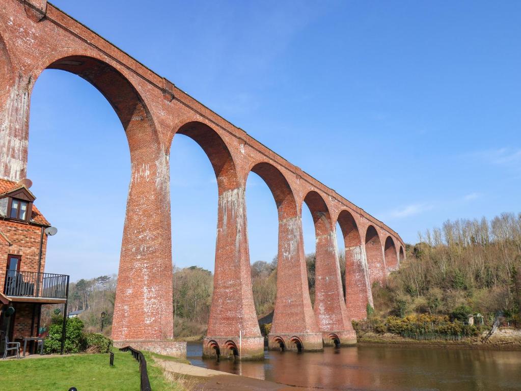 No 18 Riverside Walk Kingfisher, Whitby (updated prices 2026)