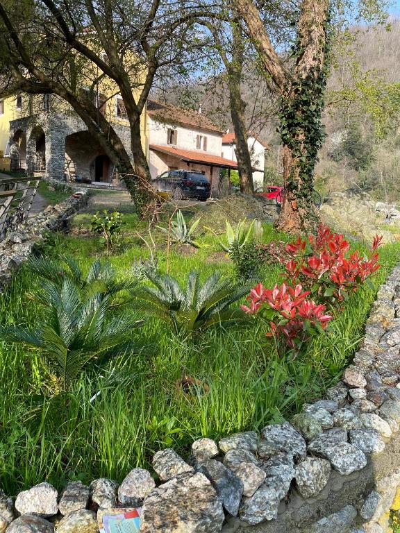 Sorprendente oasi nei boschi di Savona, Altare (updated prices 2025)