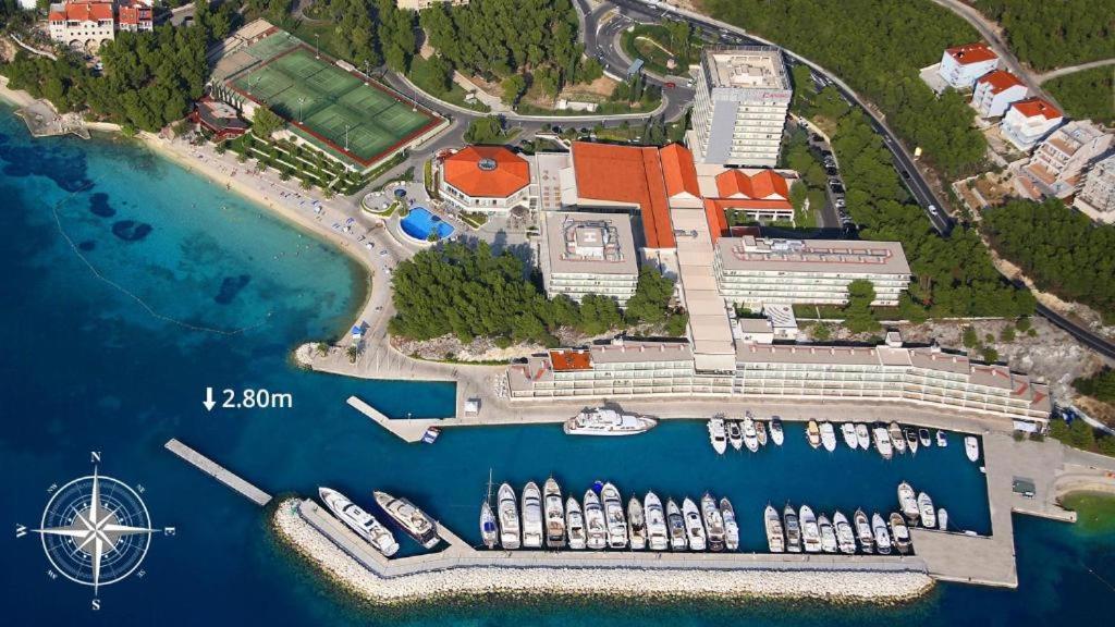 Multiverse, Podstrana (updated prices 2025)