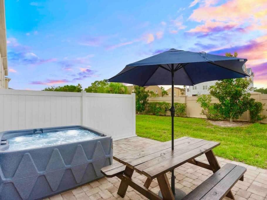 Super Legit - JACUZZi wFREE HEAT NEAR PARKs, Kissimmee (precios ...