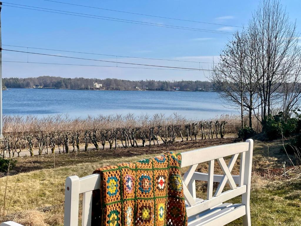 Hus med utsikt över sjö Vittsjön, Vittsjö (updated prices 2025)