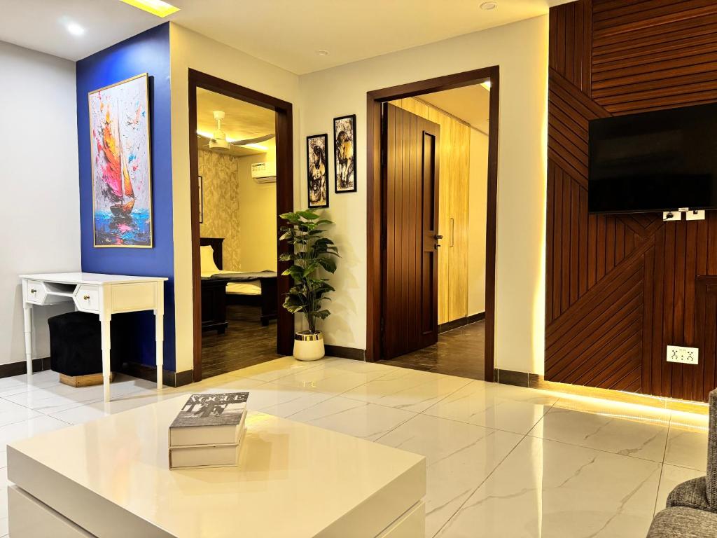 Lux Haven 2-Bedroom Apartment - Prime Location & Modern Comfort Near Gulberg, Lahore ...
