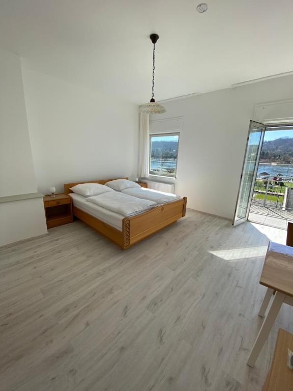 Hotel Rheinblick, Braubach (updated prices 2025)