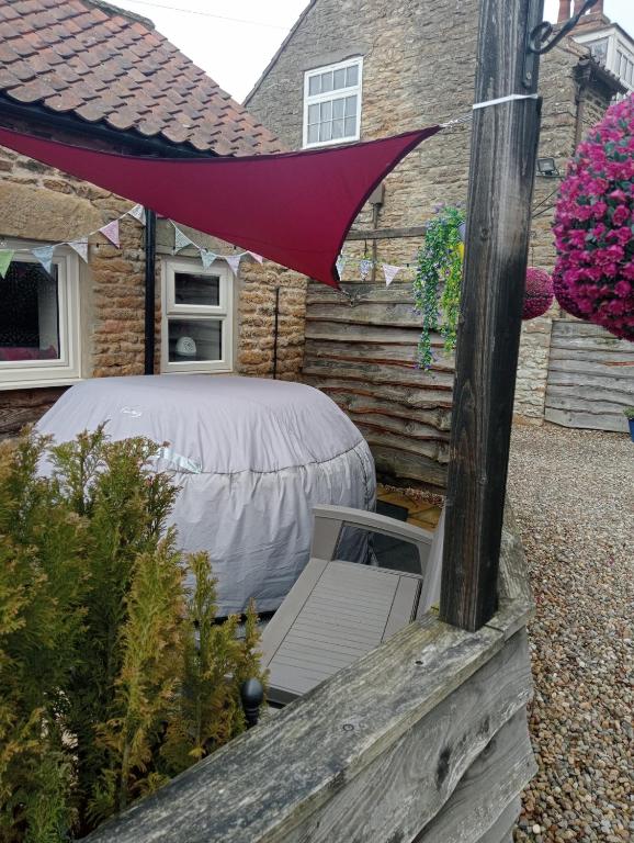 Larch Cottage Ruston dog friendly with hot tub, Scarborough (updated ...