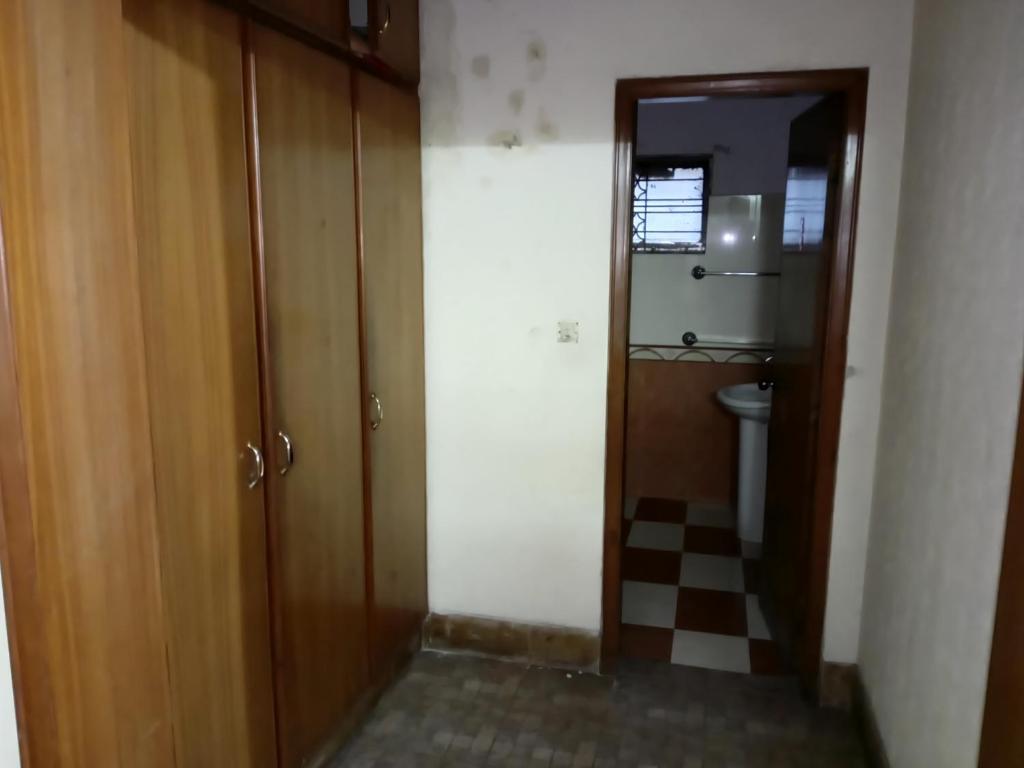 House in DHA Phase 4, Lahore (updated prices 2025)