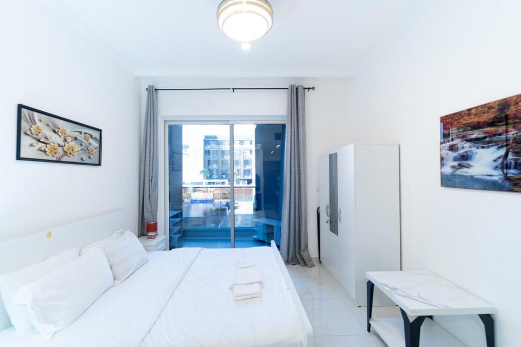 Brown Stone - Circle Mall Jvc, Dubai (updated prices 2025)