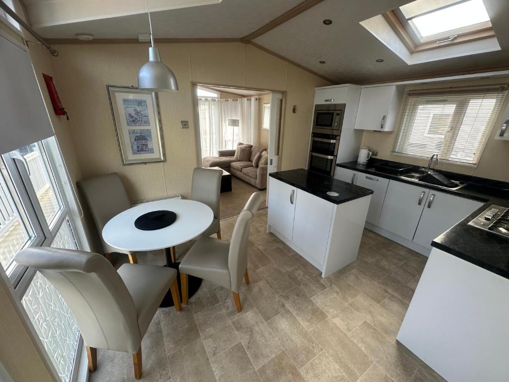 Sunnymede I14 Keyshare holiday lets 6 Berth, Ingoldmells (updated ...