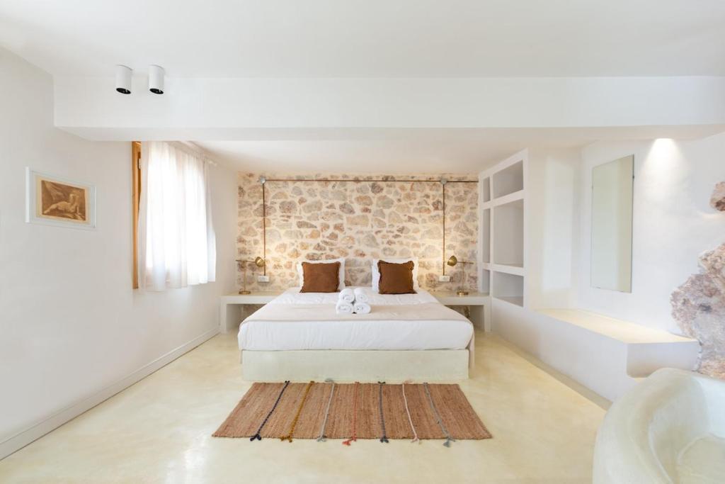 Villa Plaka 16 - 'The Cave' - Drepano, Nafplio, Dhrepanon (updated ...