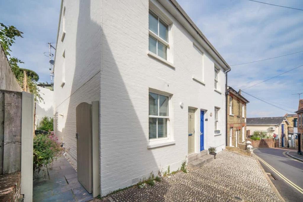 Pebble Cottage, Cowes (updated prices 2026)