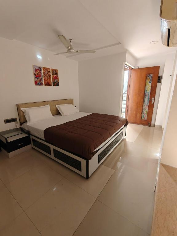 Spacious Garden Facing 2 BHK in Sanpada 5 mins from DY Patil Stadium ...