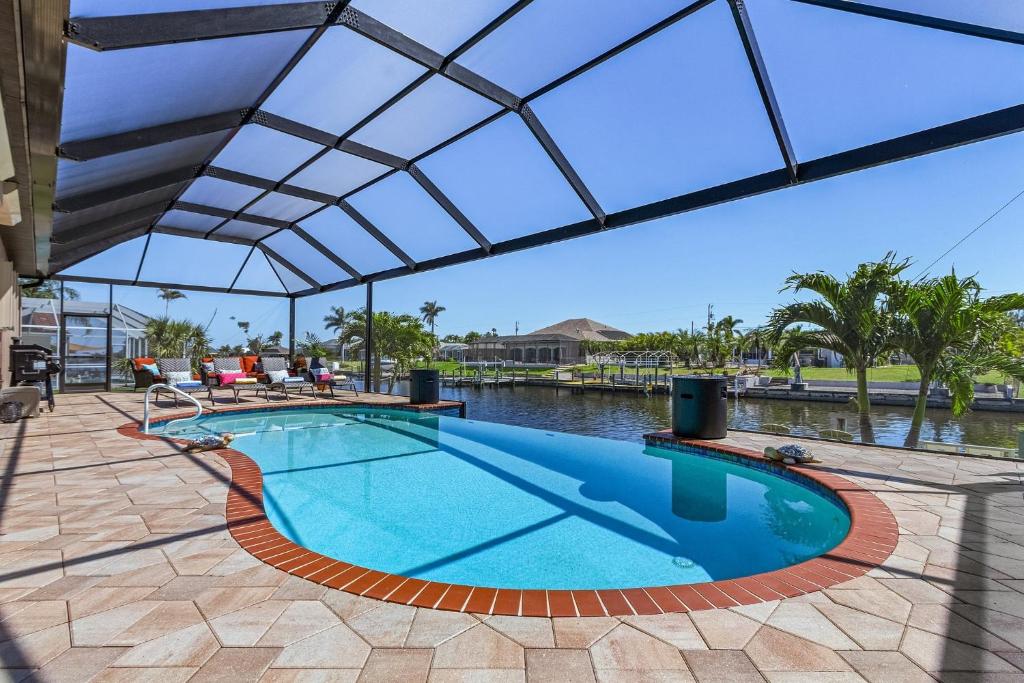 Heated Saltwater Pool, Dock, Gulf Access - Infinity Coral Villa ...