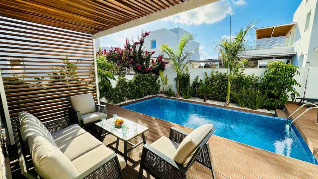 Luxury Villa Bird of Paradise, Koloni (updated prices 2026)