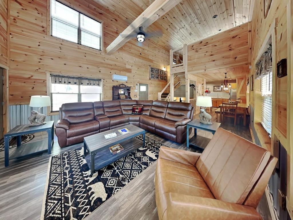 Falling Brook, Gatlinburg (updated prices 2025)