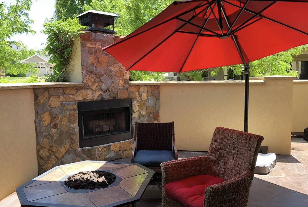 The Fireside Retreat - 6 BD, Sauna, Home Theater, Greeley ...
