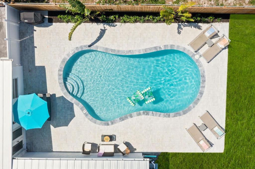 East Coast Oasis- Pool & Park Your Boat, Sleeps 8, West Palm Beach ...