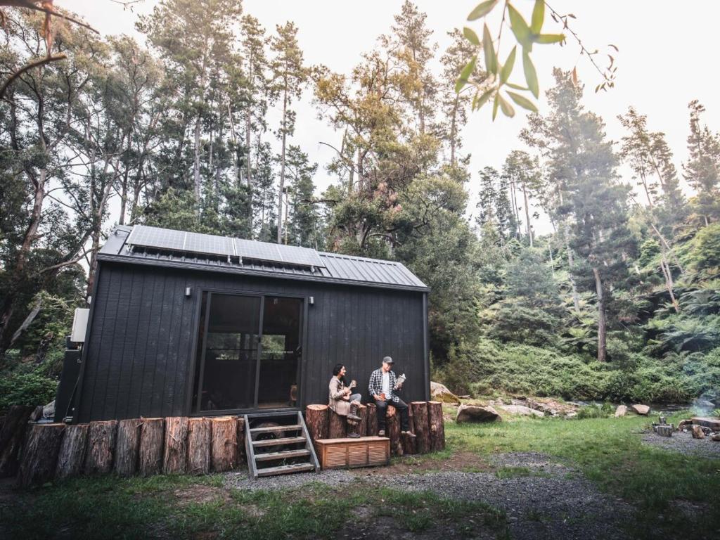 Secluded Off-Grid Cabin Tucked into the Bush - Anant, Hiawatha (updated ...