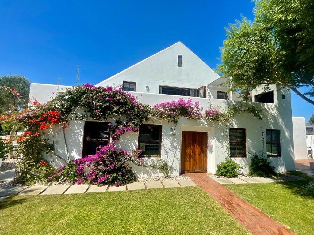 Paternoster Place, Paternoster (updated prices 2025)