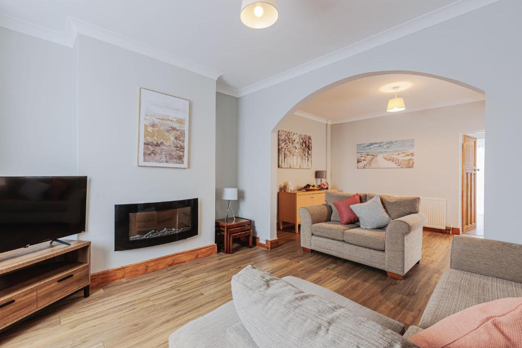 The Broadway, Warrenby (updated prices 2026)