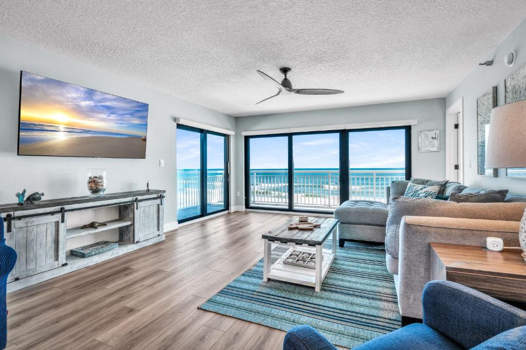 Direct oceanfront with stunning corner views and pool access!, New ...