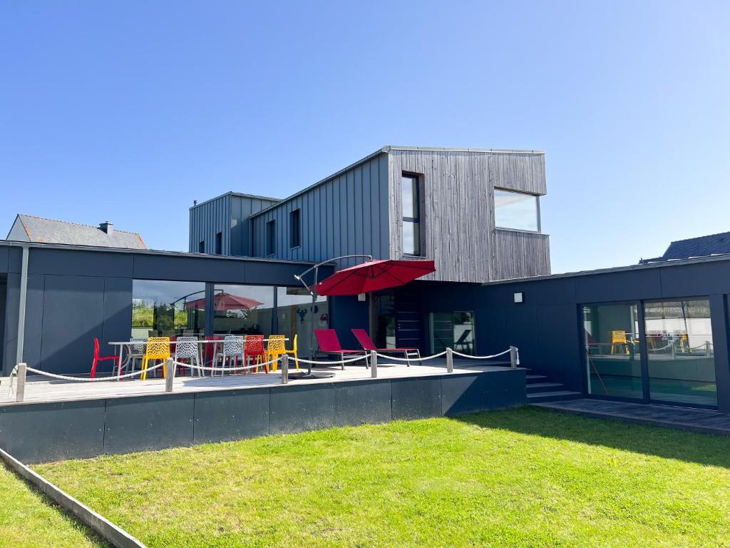 Villa Ty Koad Piscine Intérieure 28C Plage et GR34 à 50m, Plounéour ...