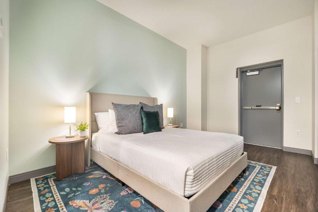Dynamic Stay Connected Comfort Steps from Atrium, Macon (updated prices ...