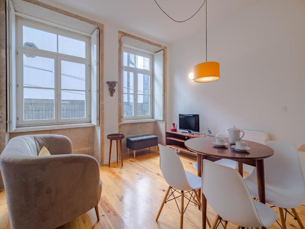 Charming studio, ideal for smaller groups, Porto (updated prices 2025)