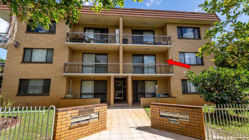 Walk to Surf Beach, Club and Shops - Sands Court Boyd St, Woorim ...