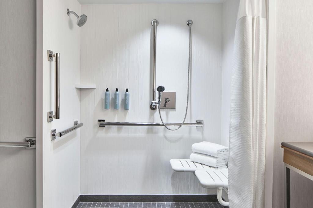 Courtyard by Marriott Columbus OSU, Columbus (updated prices 2025)