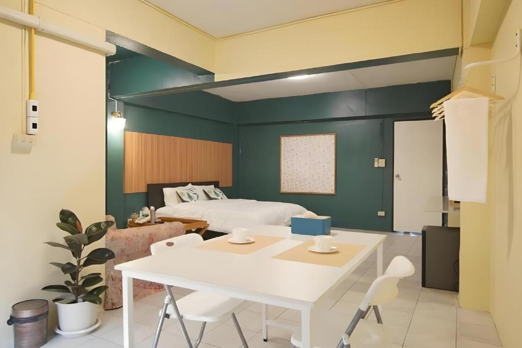 XX GO INN The Grand Palace - MRT Samyot Station, Bangkok (updated ...