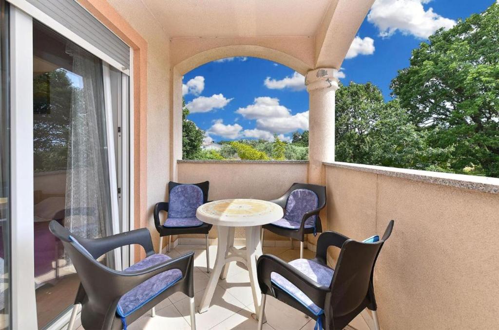 Bright apartment in Medolino, Medulin (updated prices 2025)