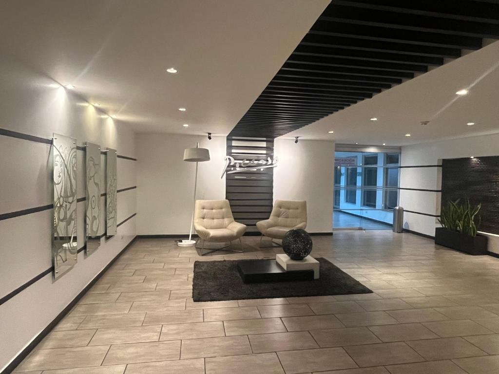 Pablo Picasso 200, Quito (updated prices 2025)