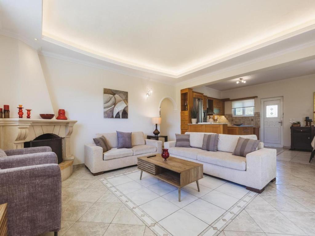 Traditional villa in Kypseli with pool, Kipseli (updated prices 2025)