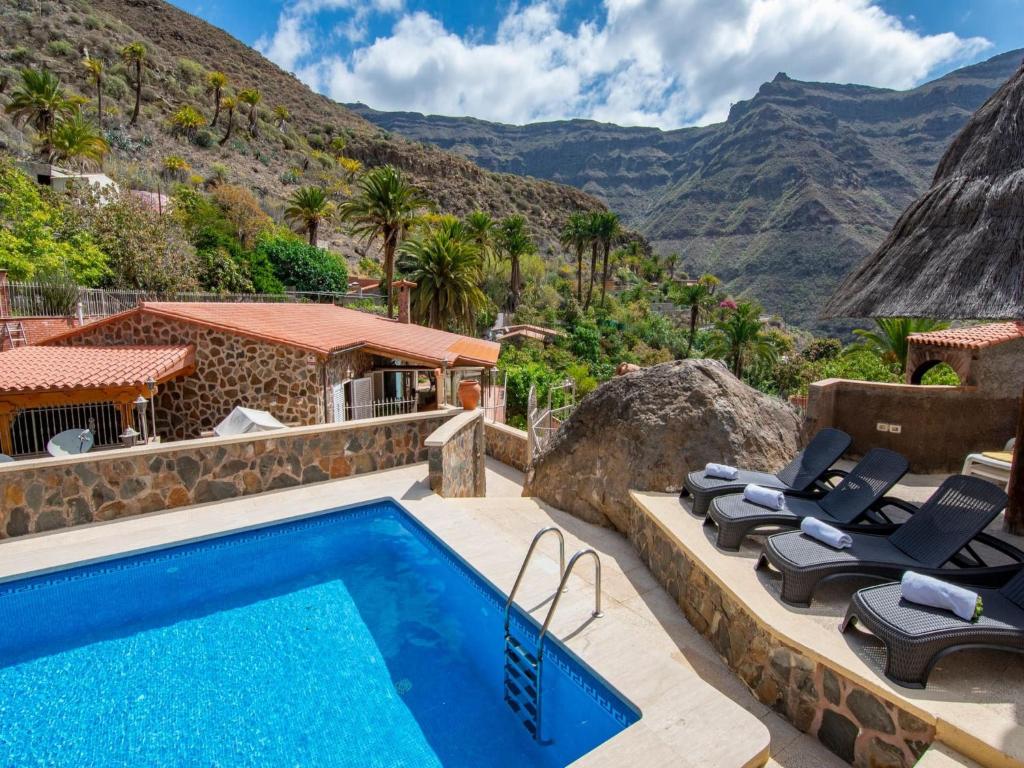Villa with Heated Pool & Mountain Views, Mogán (precios actualizados 2025)