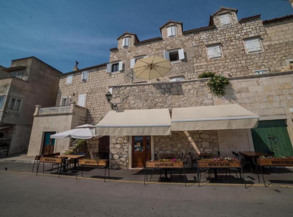 Stone House Seaside Retreat on Brač Island, Sutivan (updated prices 2025)