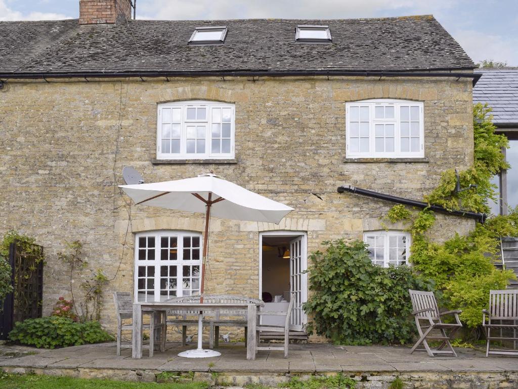 South View Cottage, Chadlington (updated prices 2025)