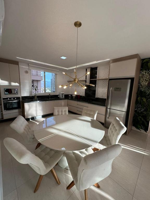 Edifício Mediterrâneo, Itapema (harga dikemas kini 2025)