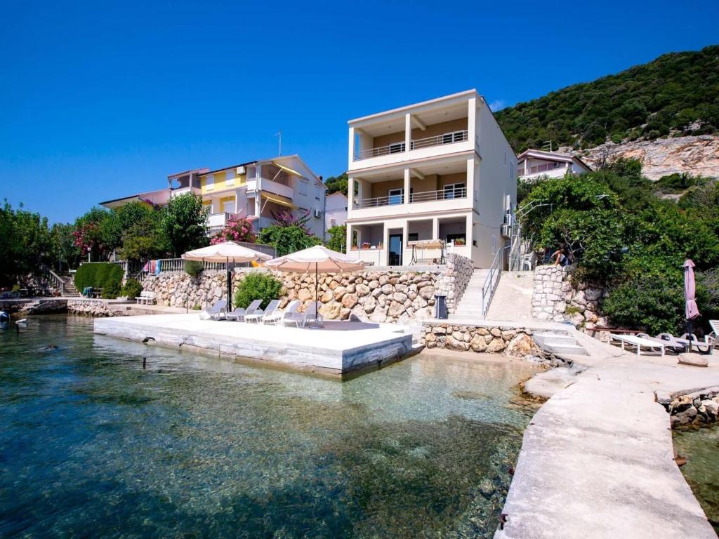 Apartment in Supetarska Draga by Sandy Beach, Supetarska Draga (updated ...