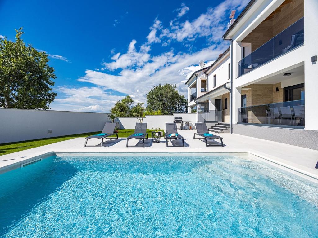Villa in Pula near Hidrobaza Beach, Štinjan (updated prices 2026)