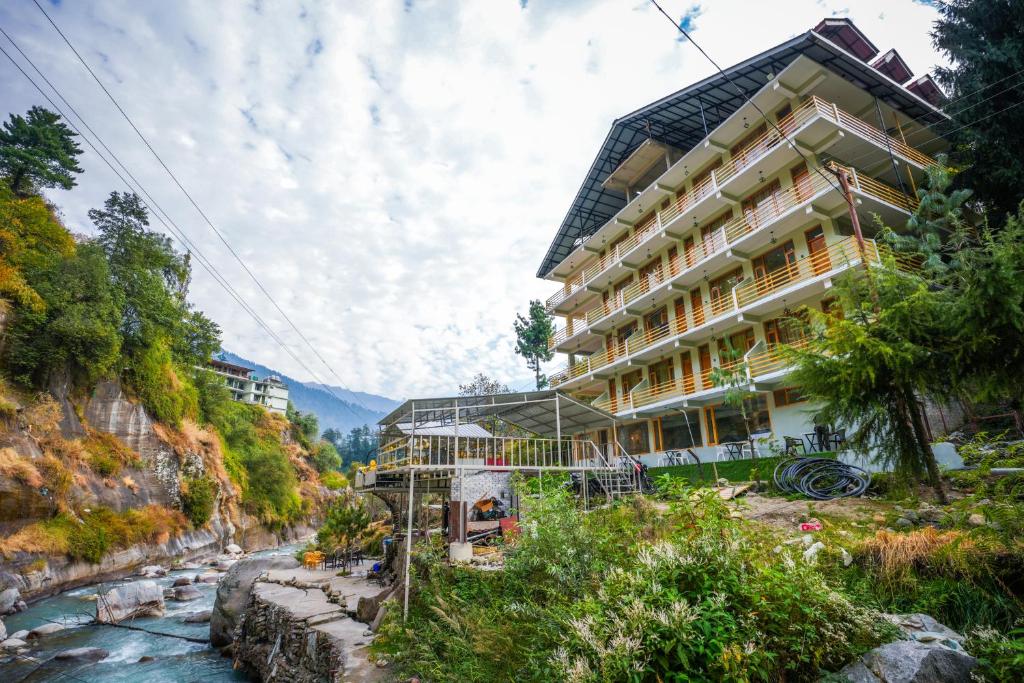 The Himalayan Stories - A Riverside Heaven Resort, Bashist (updated ...