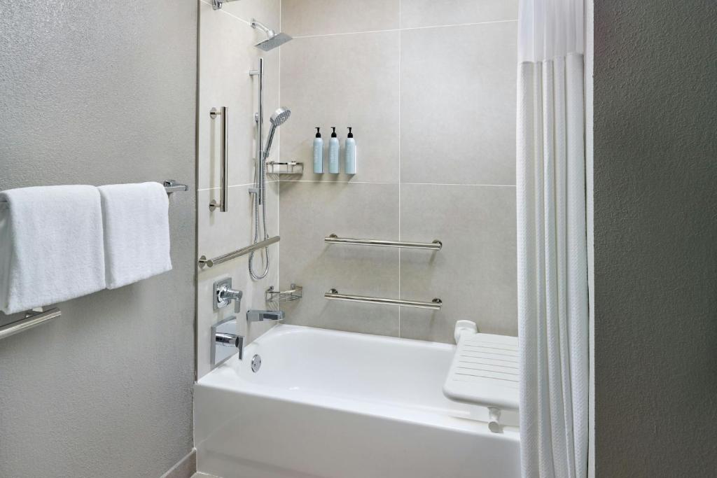 Courtyard by Marriott Irvine Spectrum, Irvine (updated prices 2025)