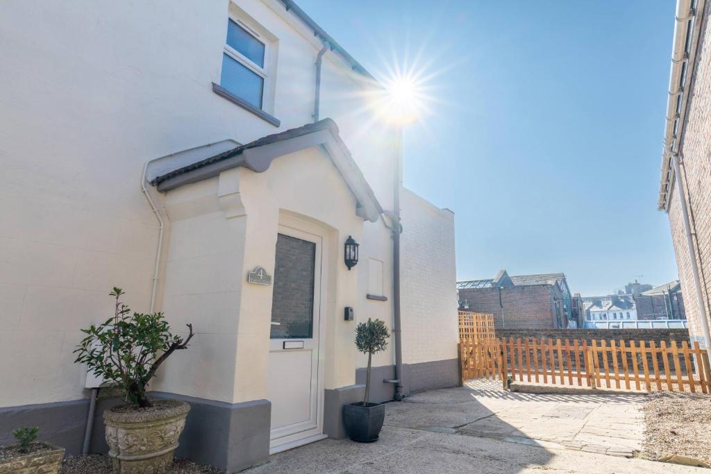 Vine Cottage, Eastbourne (updated prices 2026)