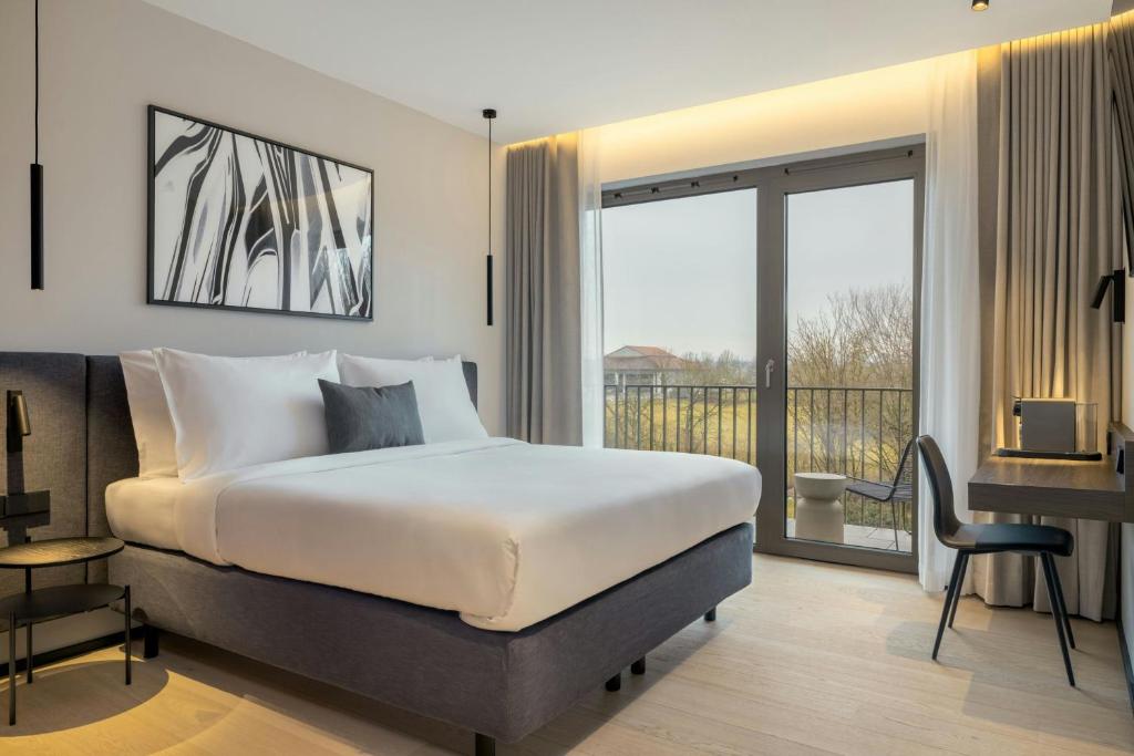 DAS AFFALTERBACH, Stuttgart, Autograph Collection, Affalterbach ...