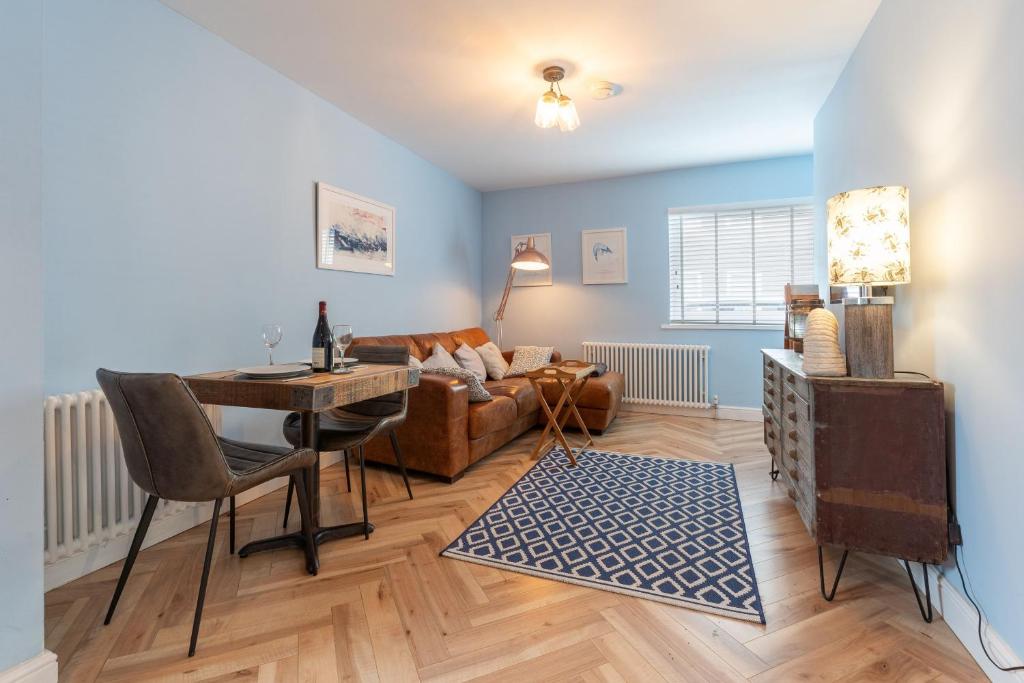 Castle Mews, Beaumaris (updated prices 2025)