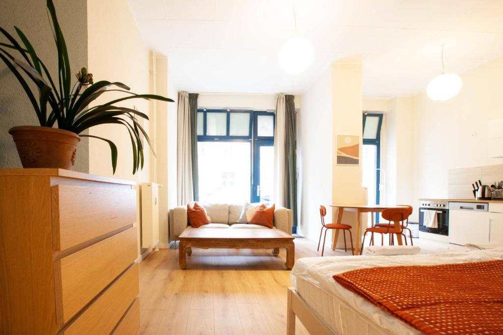 Atelier Centrál, Berlin (updated prices 2026)